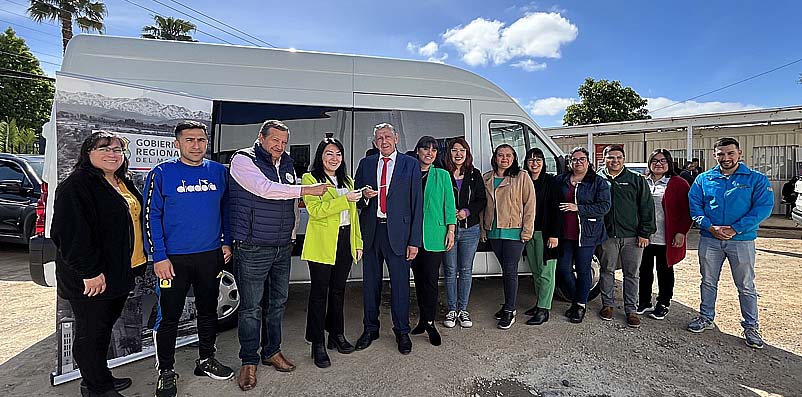 GORE entrega Minibus a DAEM Rauco – MauleHoy